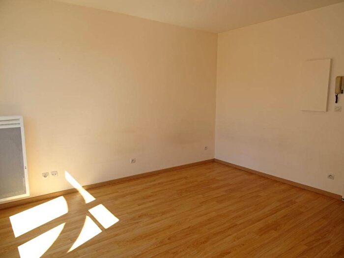 Appartement à louer - Bannier-Coligny, Orléans - 1 pièce