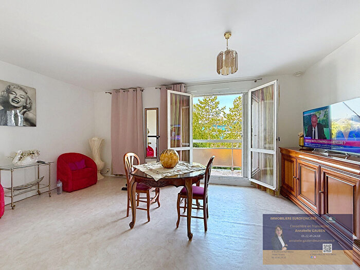 Appartement à vendre - Troyes, Saint-Martin - 2 pièces - 1 chambre