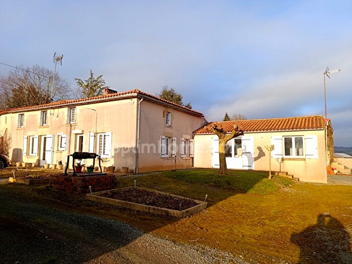 Maison 8 pièces à vendre à Mouilleron-en-Pareds