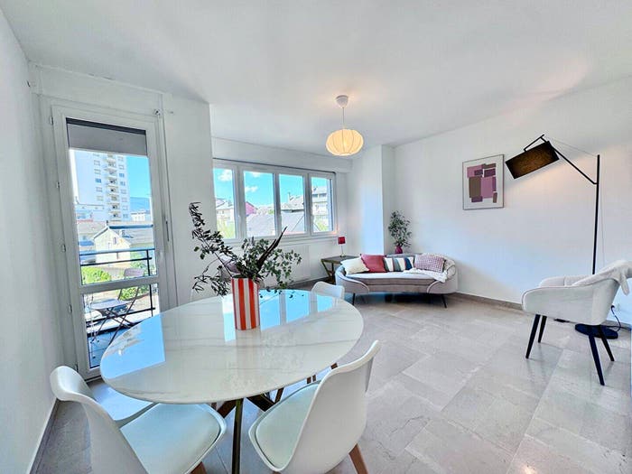 Laurier-Les Charmettes, Chambéry : Appartement 2 pièces à louer