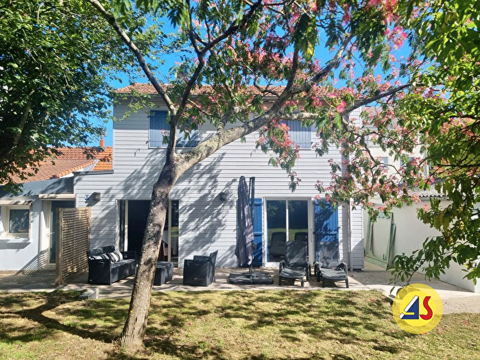 Maison à vendre - Rezé, Hôtel de Ville - 8 pièces - 5 chambres