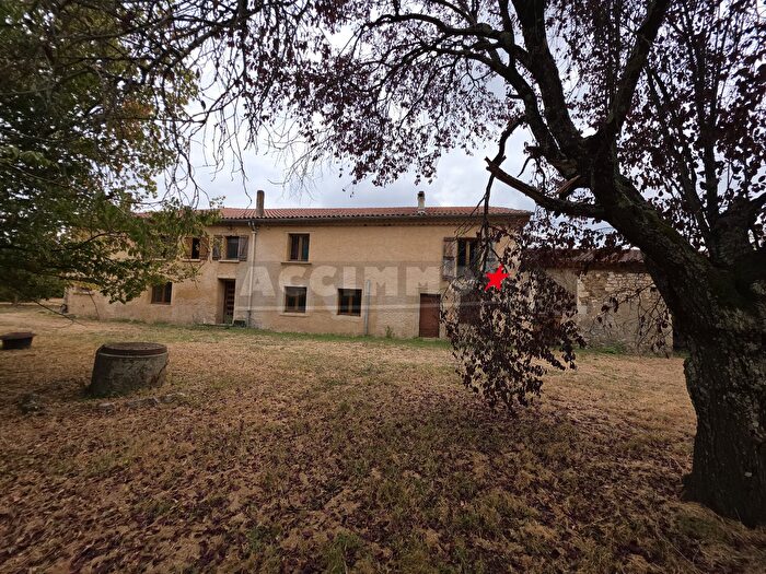 Maison 14 pièces à vendre à Laboutarie