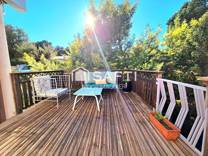 Maison à vendre - Cavalaire-sur-Mer, Centre-ville - 4 pièces - 2 chambres