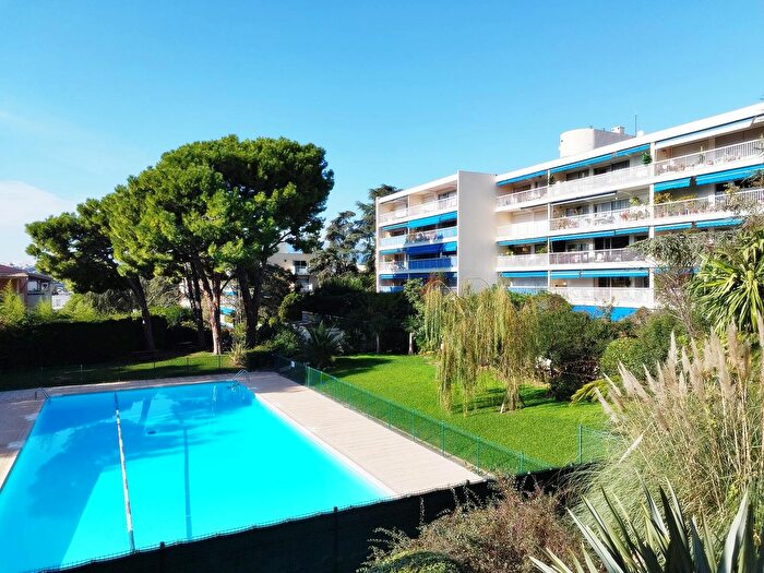 Appartement à vendre - Nice, Corniche Fleurie - 4 pièces - 3 chambres