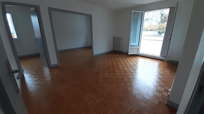 Appartement 4 pièces à louer - Fontaine, Charles Michels