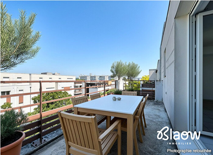 Appartement 4 pièces à Vaulx-en-Velin, Village, à vendre