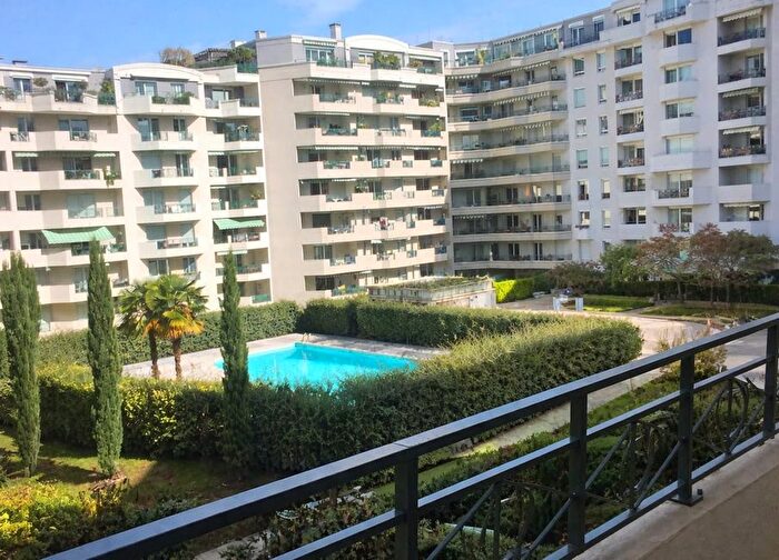 Appartement à vendre - Lyon e  - 4 pièces - 3 chambres