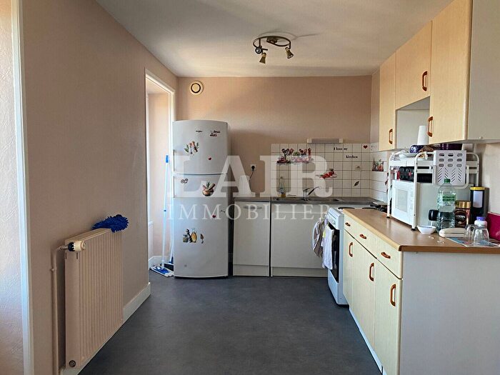 Appartement à louer - Fresnay-sur-Sarthe - 3 pièces - 2 chambres