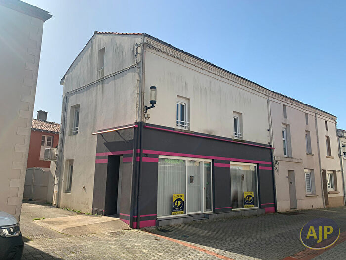 Maison à louer - Vieillevigne - 4 pièces - 3 chambres