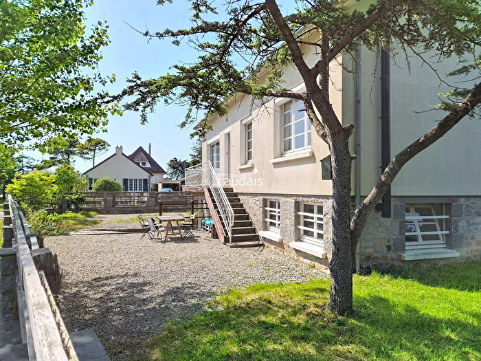 Maison 9 pièces à vendre à Hauteville-sur-Mer