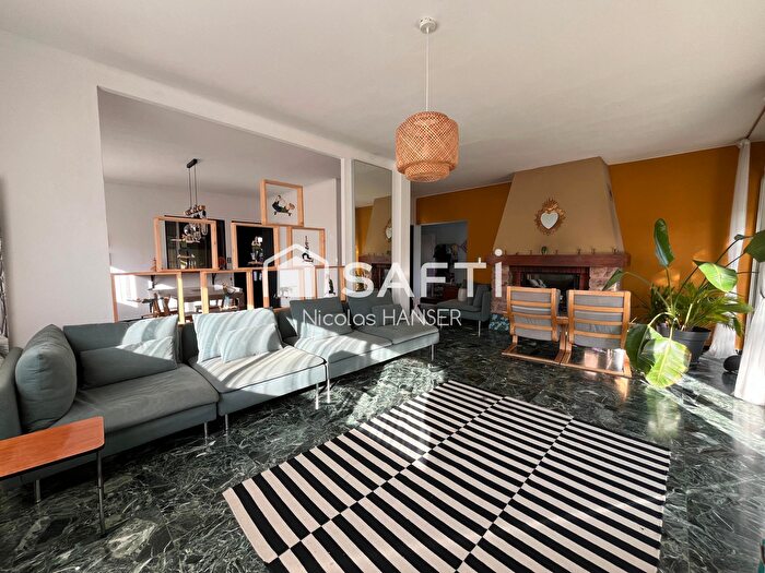 Maison à vendre - Saint-Hilaire-de-Brethmas - 8 pièces - 6 chambres