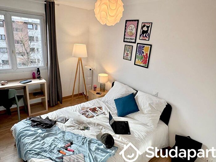 Appartement à louer - Danube-Porte des Lilas, Paris ème arrondissement - 1 pièce - 1 chambre