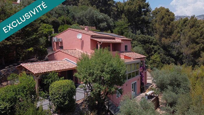 Maison à vendre - Le Revest-les-Eaux - 5 pièces - 4 chambres