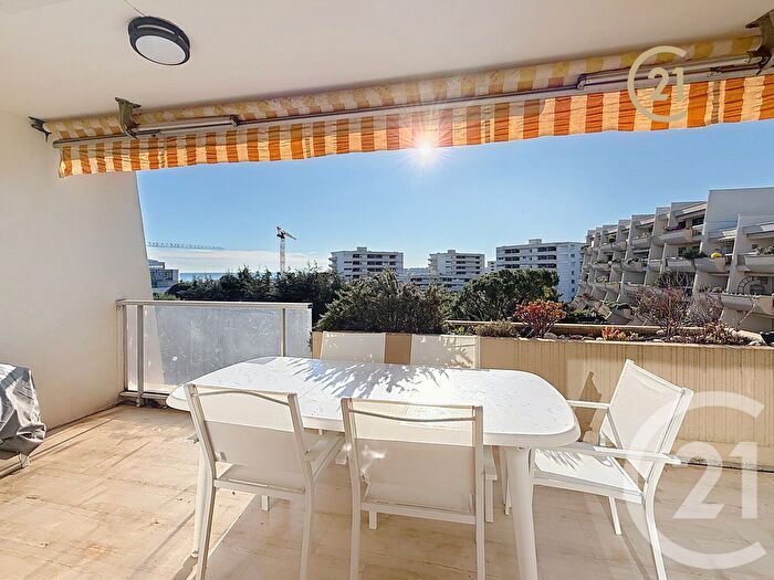 Appartement à vendre - Antibes, Rastines, Super Antibes, Laval, La Fontonne - 3 pièces - 2 chambres