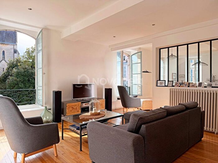 Appartement à vendre - Pau, Centre-ville - 5 pièces - 3 chambres