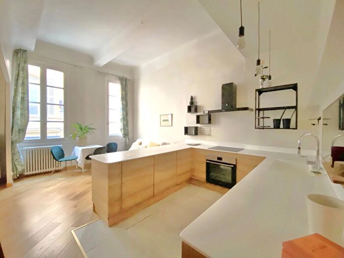 Appartement à vendre - Aix-en-Provence, Centre-ville - 3 pièces - 1 chambre