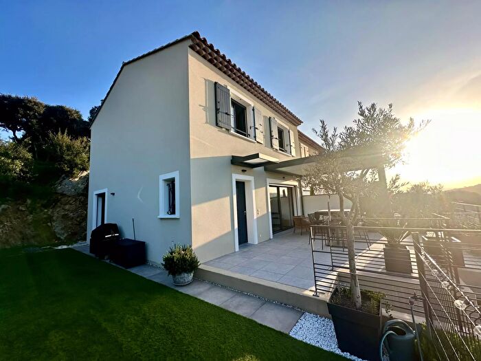 Maison à vendre - Sainte-Maxime, Sémaphore, Nartelle - 4 pièces - 3 chambres