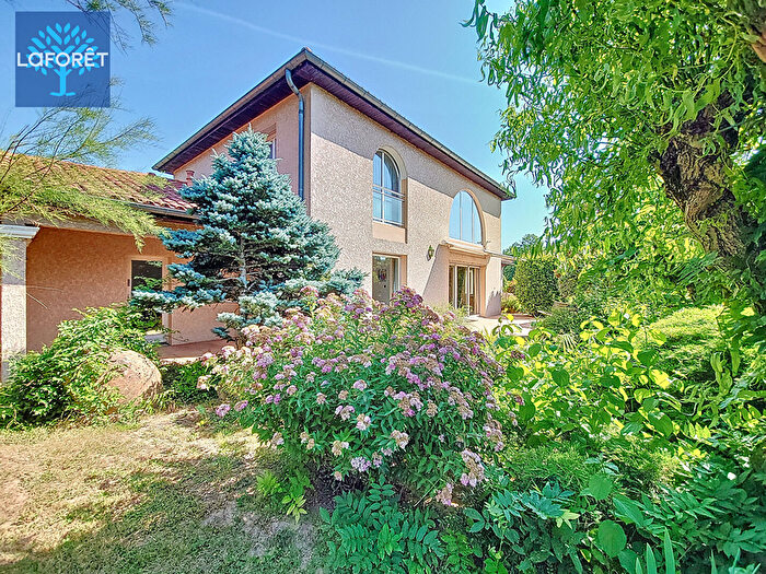 Maison 6 pièces à Charly, à vendre