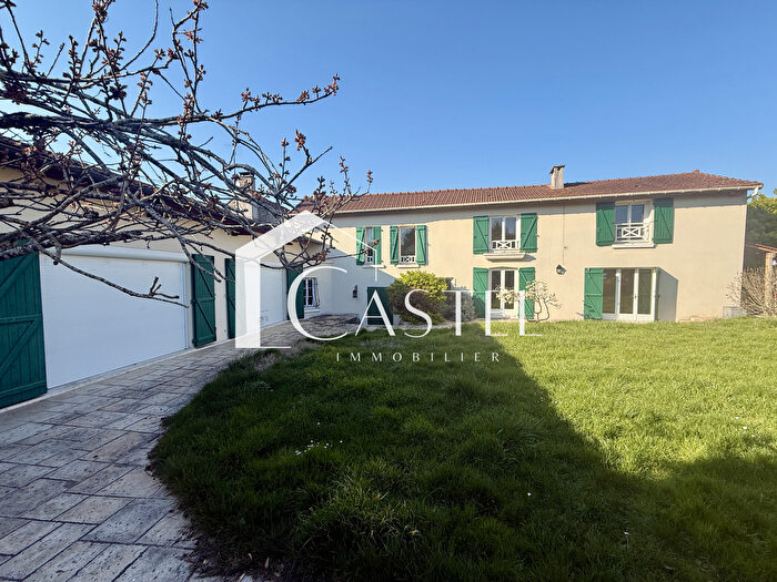 Chapet - Maison 8 pièces à vendre