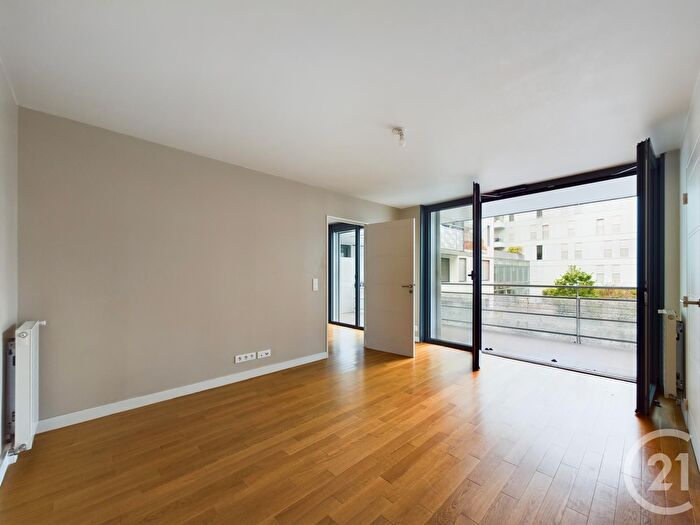 Maisons à vendre et appartements à louer - 1