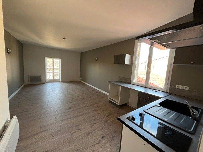 Le Tourne : Appartement 2 pièces à louer