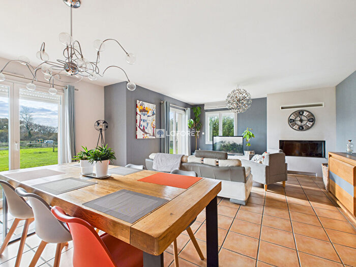 Maison à vendre - Plomeur - 7 pièces - 4 chambres