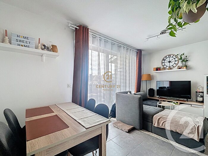 Appartement à vendre - Saint-Priest - 2 pièces - 1 chambre