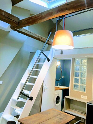 Appartement à louer - Faubourg du Temple-Hôpital Saint Louis, Paris ème arrondissement - 2 pièces - 1 chambre