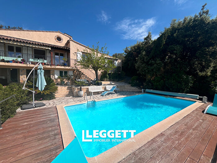 Maison à vendre - Bagnols-en-Forêt - 5 pièces - 3 chambres