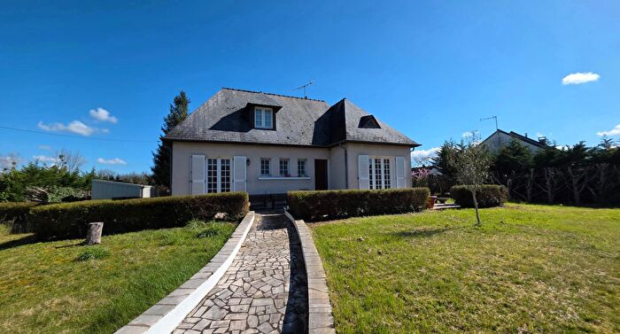 Maison à vendre - Baugé - 6 pièces - 5 chambres