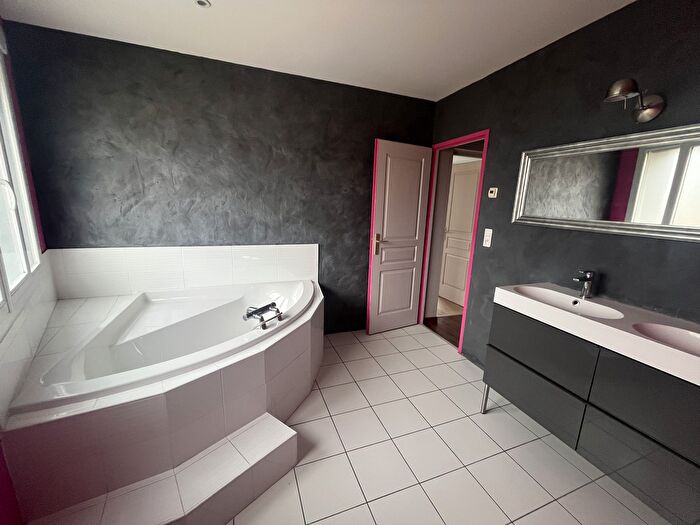 Appartement 6 pièces à louer à Poitiers, Ouest
