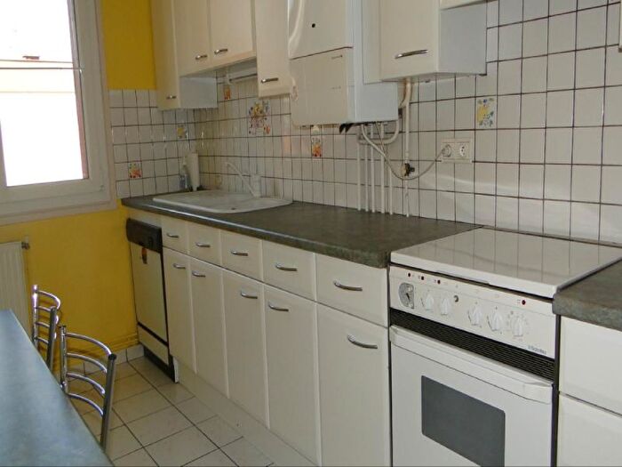 Appartement à louer - Clermont-Ferrand, Vallières, Sallins, Poncillon - 3 pièces - 2 chambres