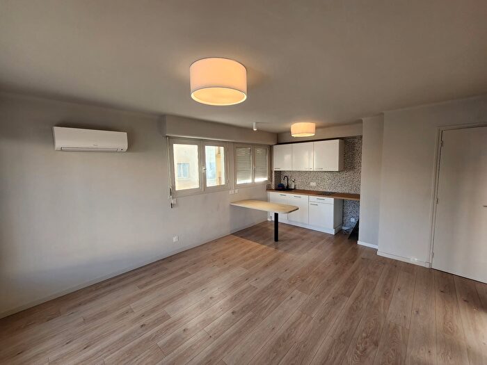 Appartement à louer - Le Cannet, Bas Cannet - 2 pièces - 1 chambre