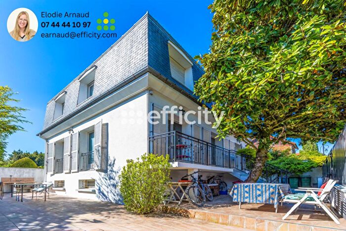 Maison 7 pièces à Antony, Croix de Berny, à vendre