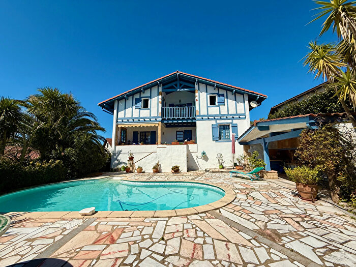 Maison à vendre - Urrugne - 5 pièces - 4 chambres