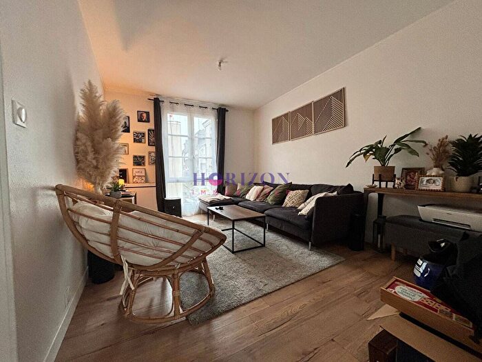 Appartement à louer - Luzarches - 3 pièces - 2 chambres