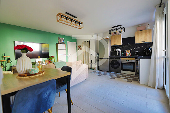 Appartement à vendre - Chatou, Est - 2 pièces - 1 chambre