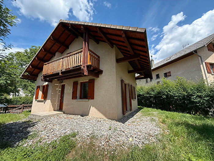 Ancelle : Maison 4 pièces à louer