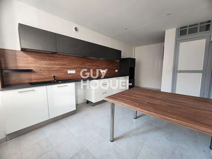 Maison à louer - Bazoches-les-Gallerandes - 4 pièces - 3 chambres