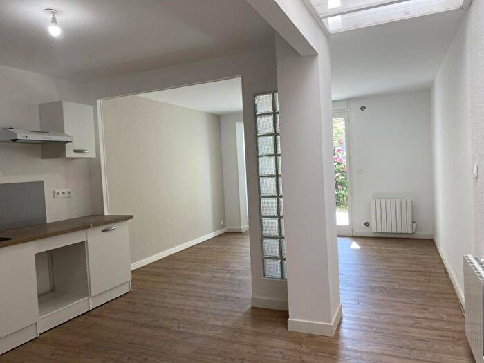 Appartement à louer - La Bastide, Libourne - 2 pièces - 1 chambre