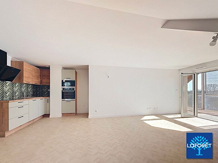 Appartement à louer - Centre Ville, Blois - 3 pièces - 2 chambres