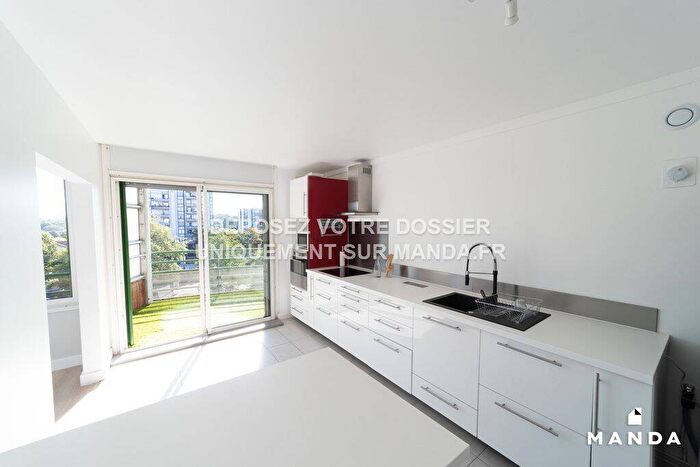 Appartement 5 pièces à Nouveau Villaine, Massy, à louer