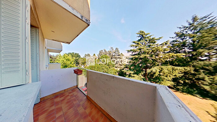 Bron, Porte des Alpes : Appartement 3 pièces à vendre