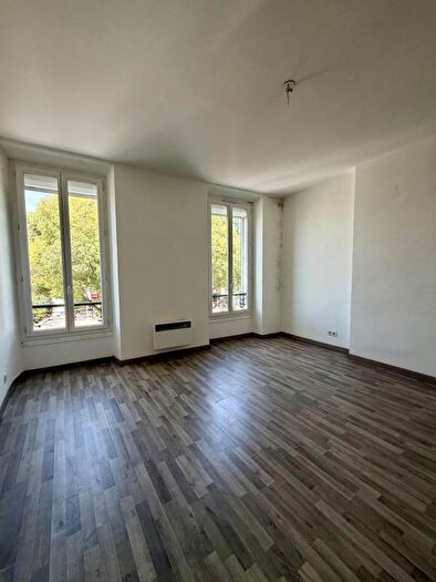 Marseille e, Saint-Marcel : Appartement 2 pièces à louer