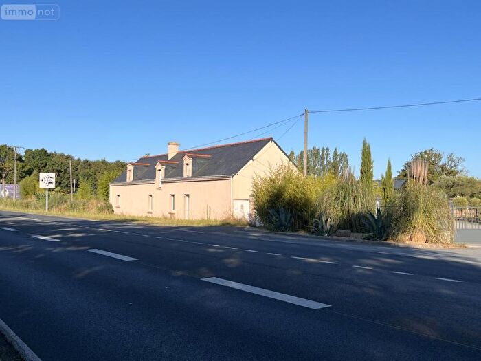 Maison à vendre - Saint-Martin-du-Fouilloux - 5 pièces - 4 chambres