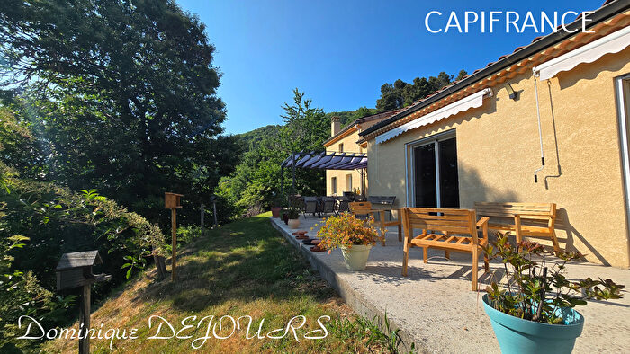 Maison 5 pièces à Issamoulenc, à vendre