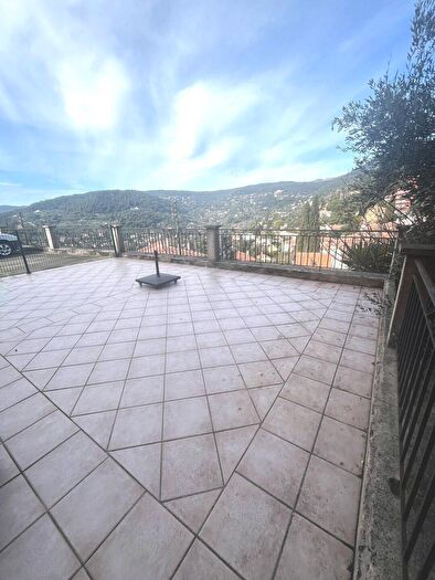 Maison à louer - Grasse - 4 pièces - 3 chambres