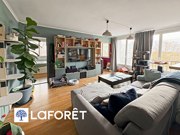 Appartement à louer - Viry-Châtillon, Le Plateau - 4 pièces - 3 chambres