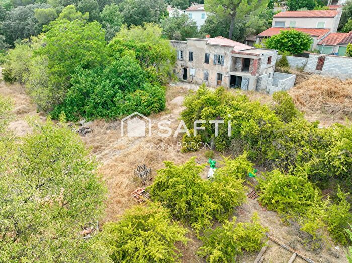 Maison à vendre - Brignoles, Centre-ville, Vieille ville - 5 pièces - 3 chambres