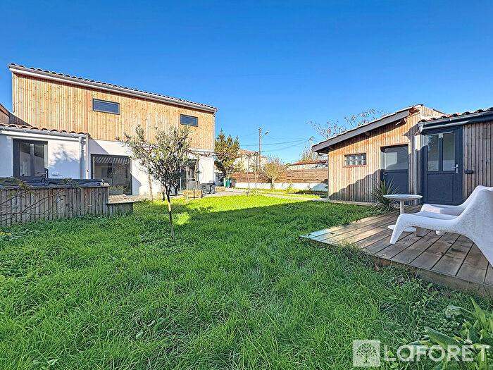 Maison à vendre - Pessac, Verthamon, Haut Biron - 6 pièces - 4 chambres